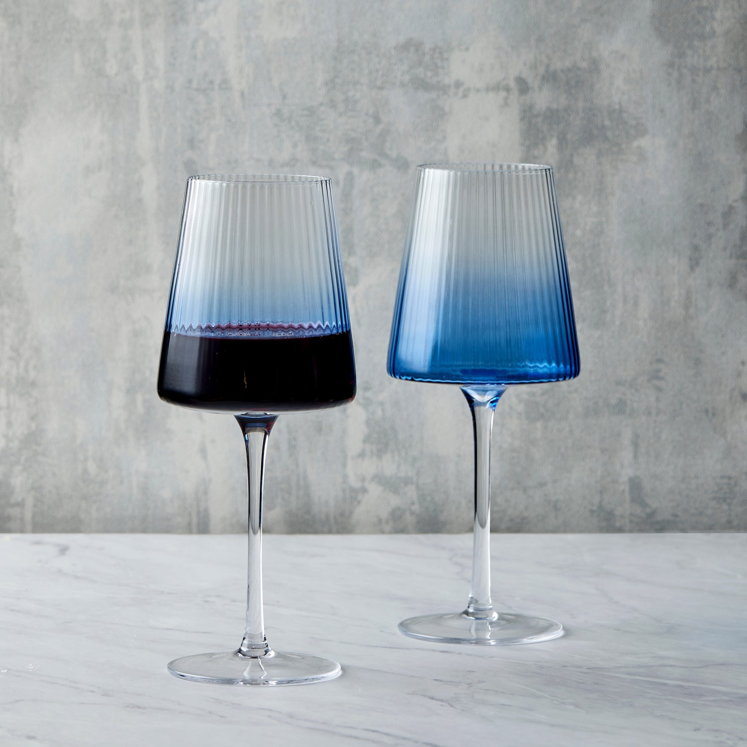 S/2 Blue Ember Wine Glasses – Zoohause